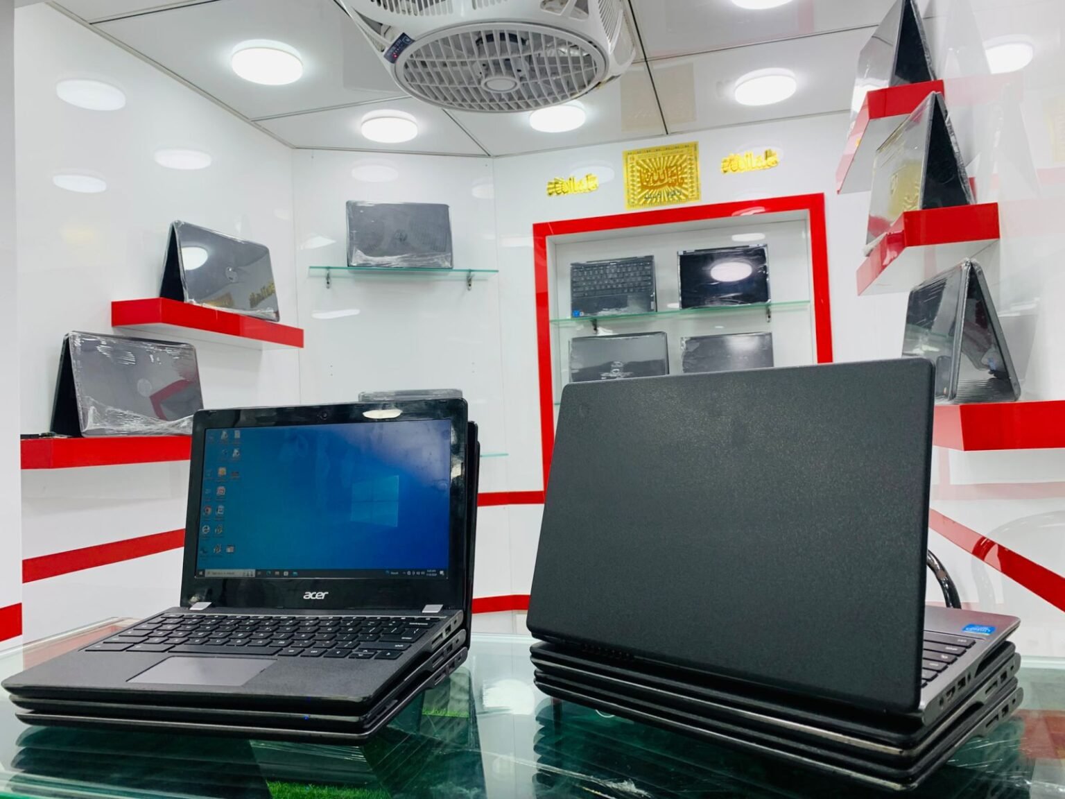 C740 Acer Laptop | 128GB Storage | 4GB RAM