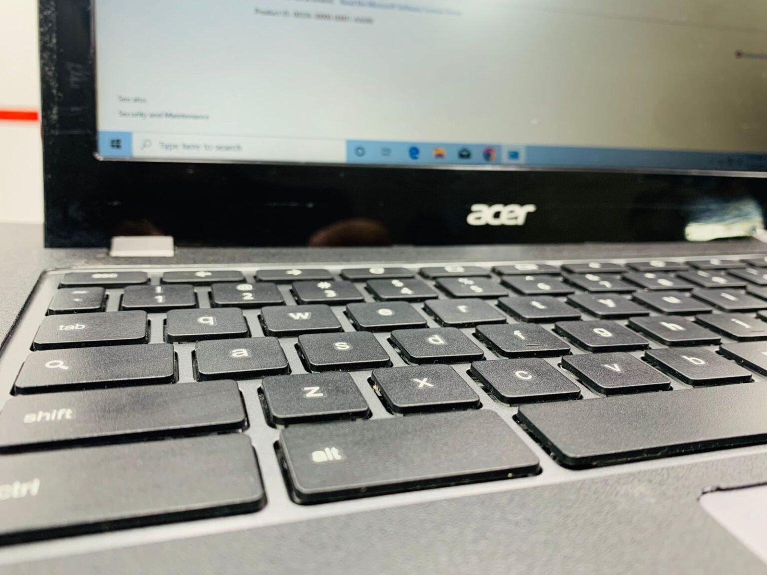 C740 Acer Laptop | 128GB Storage | 4GB RAM